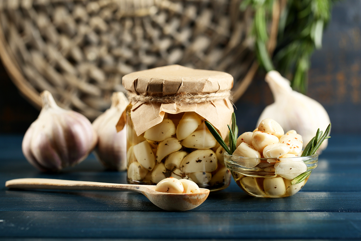 Preserved Garlic: Safe & Delicious Ways to Store Garlic – Videos ...